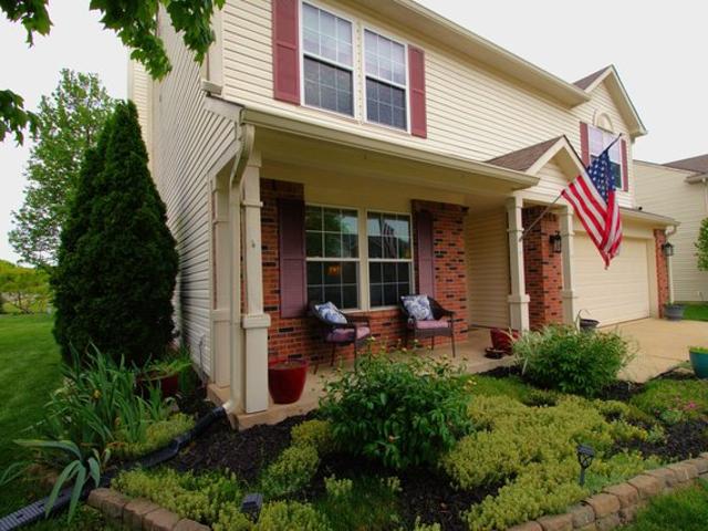 1098 Meadowview Ct, Franklin, IN 46131
