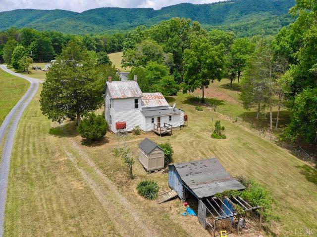 1098 Clear Springs Rd
