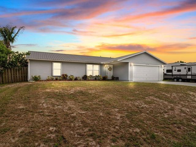 1098 SW Janette Ave, Port Saint Lucie, FL 34953