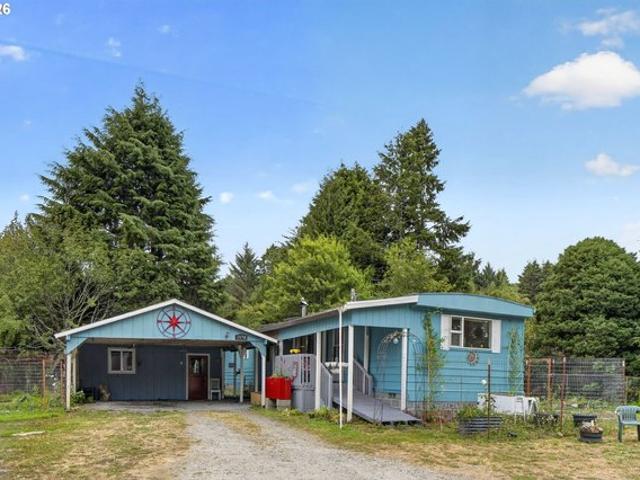 1098 S Harbor St, Rockaway Beach, OR 97136