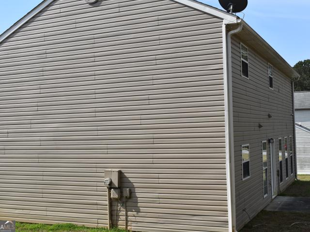 1098 Village Creek
