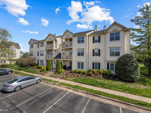 10998 Koman Cir, Unit 203, Manassas, VA 20109 | MLS #VAPW2116 | Compass