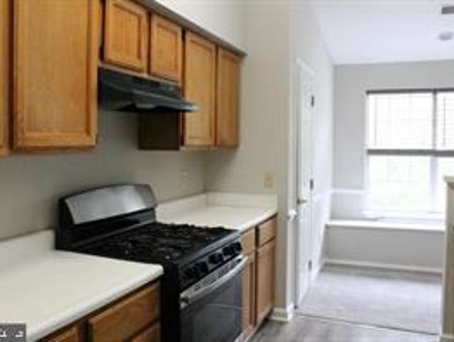 10998 Koman Cir, Unit 302, Manassas, VA 20109 | MLS #VAPW2116 | Compass