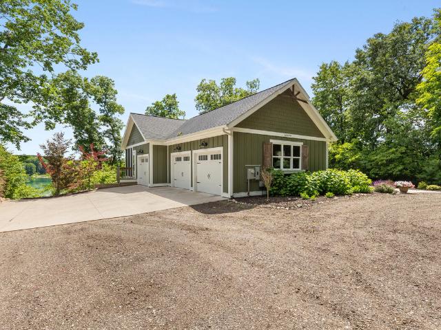 10999 Old Oak Drive
