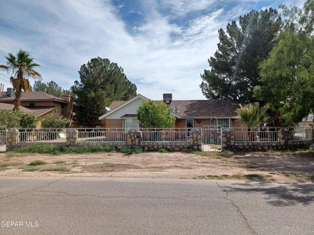10999 Staci Dr, Socorro, TX 79927