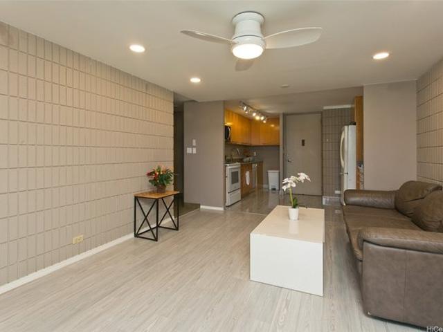 1099 Ala Napunani St Apt 903, Honolulu, HI 96818