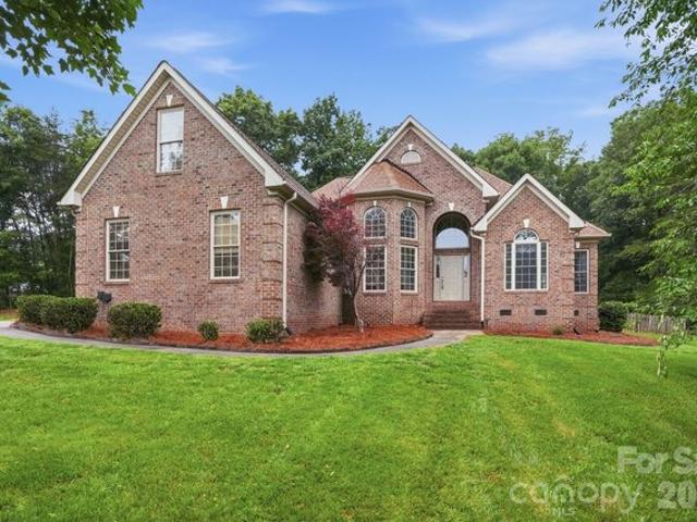 1099 Curveview Rd, Lincolnton, NC 28092