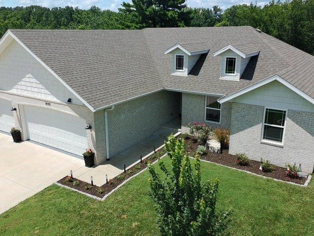 1099 E Lakota St, Nixa, MO 65714