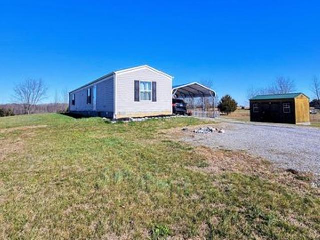 1099 Lakeside Rd, Madisonville, TN 37354