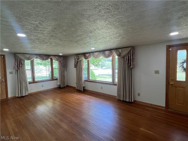 1099 Steubenville Road SE