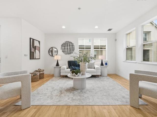 1099 Westbury