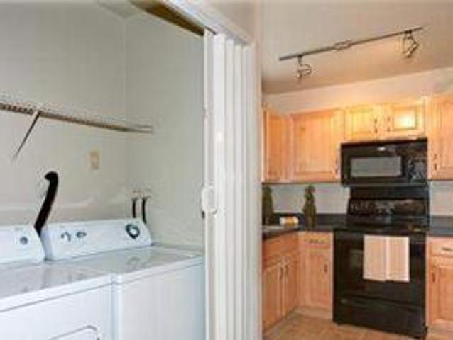 $1099 / 3br 1150ft² Apartments For Rent Near Research Park 407 Alafaya Woods Boulevard, Oviedo, FL
