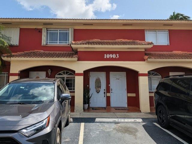 10903 W Okeechobee Rd Unit 201, Hialeah, FL 33018