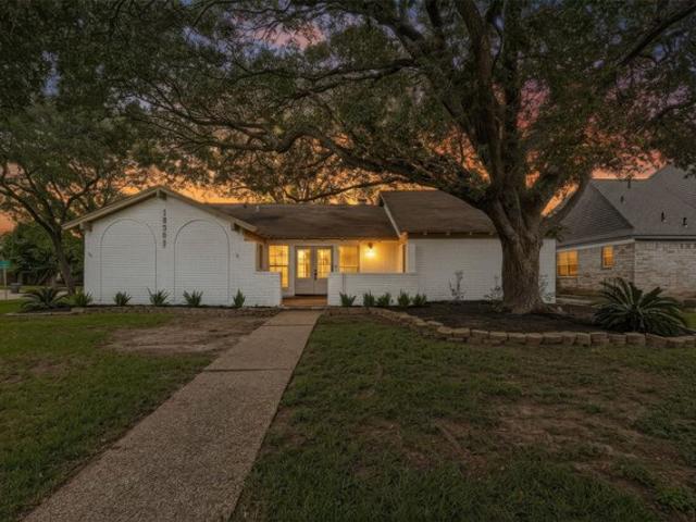 10903 Holly Springs Dr, Houston, TX 77042