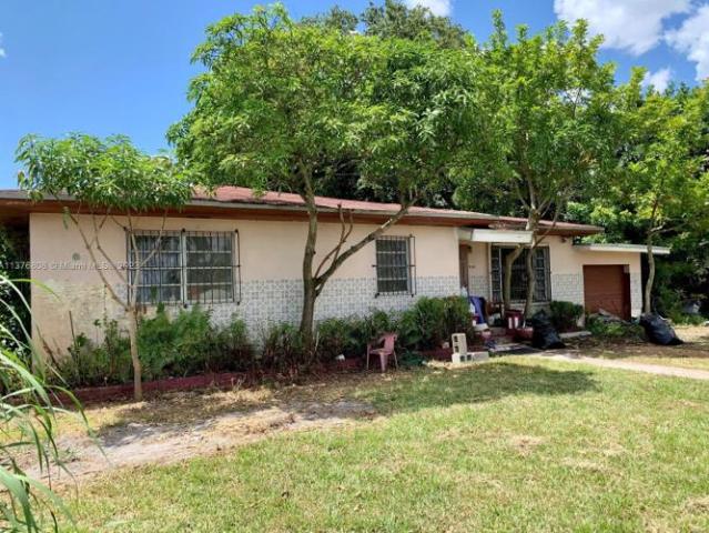 10900 22nd Ave Rd NW, Miami, FL 33167