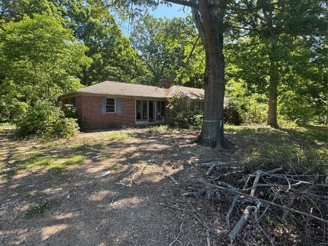 10900 Rozzelles Ferry Rd, Charlotte, NC 28216 | MLS #4372 | Compass