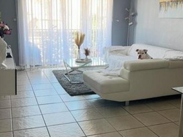 10900 SW 104th St Apt 219, Miami, FL 33176