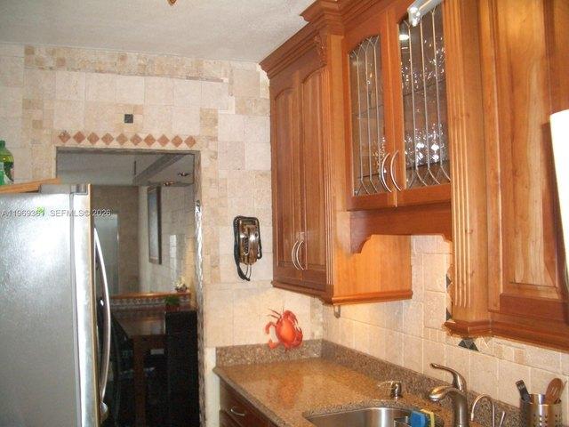 10900 SW 104th St Apt 324, Miami, FL 33176