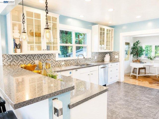 10907 Julius St, Oakland, CA 94605