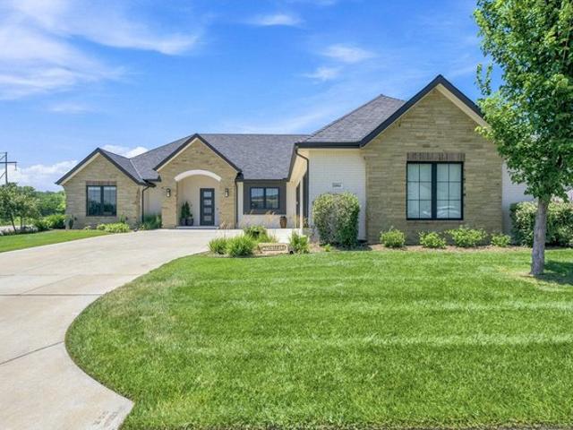 10904 E Steeplechase Ct, Wichita, KS 67206