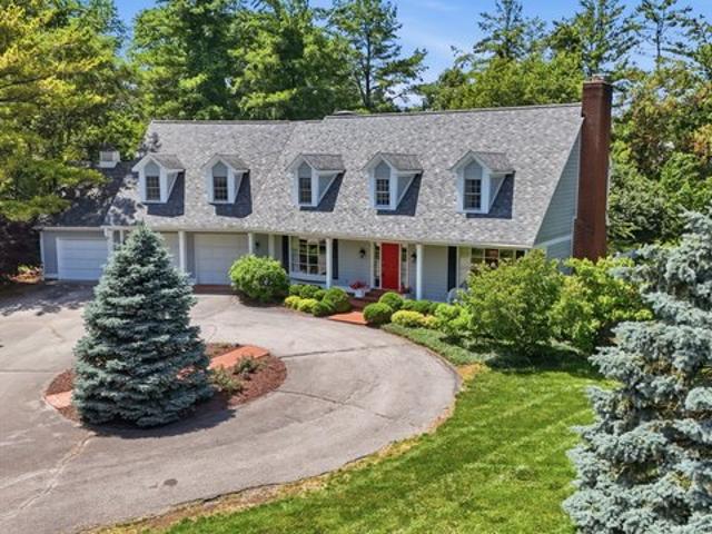 10904 Spring Mill Ln, Carmel, IN 46032
