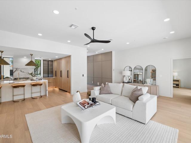 10905 E Tierra Drive