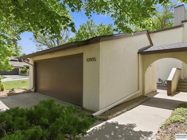 10905 Saratoga Plz, Omaha, NE 68164