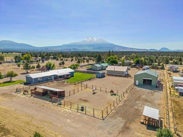 10908 Blackfoot Rd, Montague, CA 96064