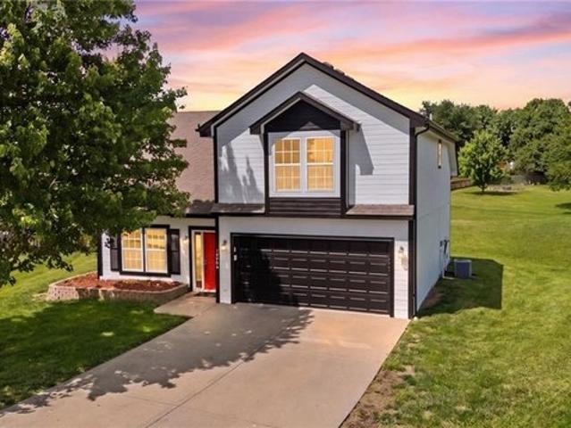 10908 N Donnelly Ct, Kansas City, MO 64157