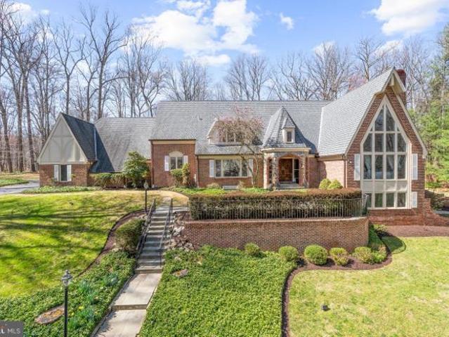 10908 Riverwood Dr, Potomac, MD 20854