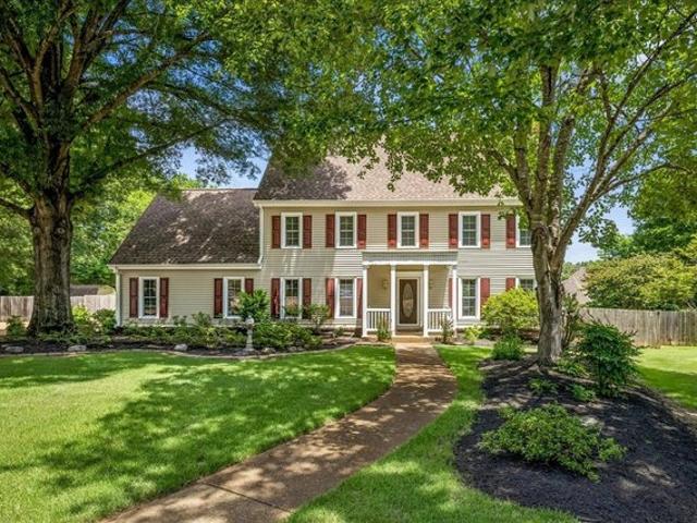 1090 Martinsburg Cv, Collierville, TN 38017