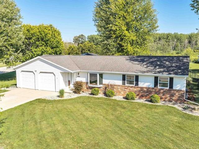1090 Melody Dr, Howard, WI 54303