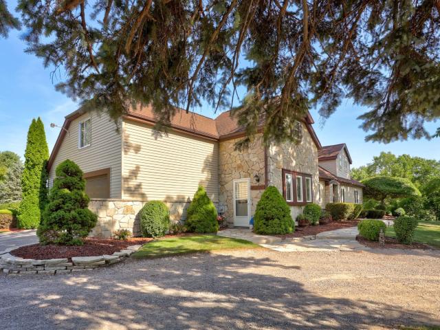 1090 N Block Road