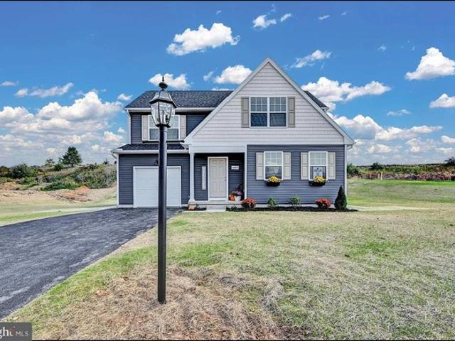 1090 Alder Ct, York, PA 17408