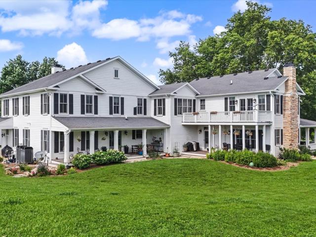 1090 Bucks Pond Road