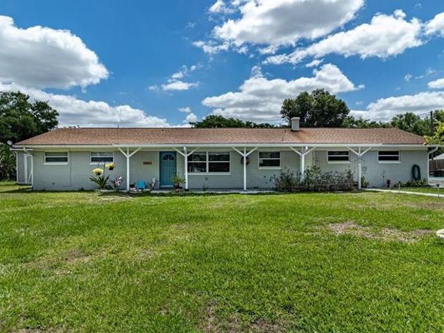 1090 Bay Rd, Mount Dora, FL 32757