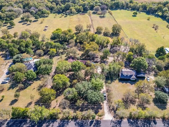 1090 Bells Chapel Rd, Pecan Hill, TX 75165