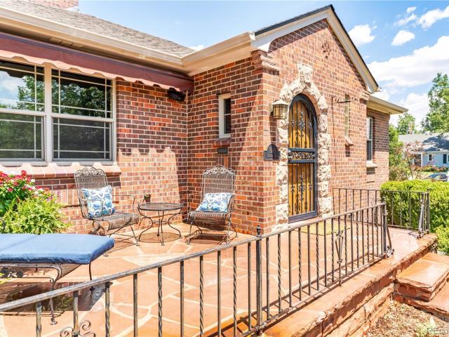 1090 Bonnie Brae Boulevard