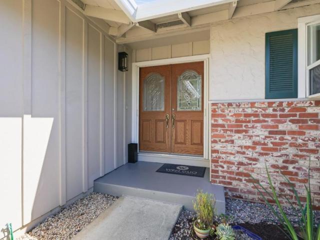 1090 Celilo Drive
