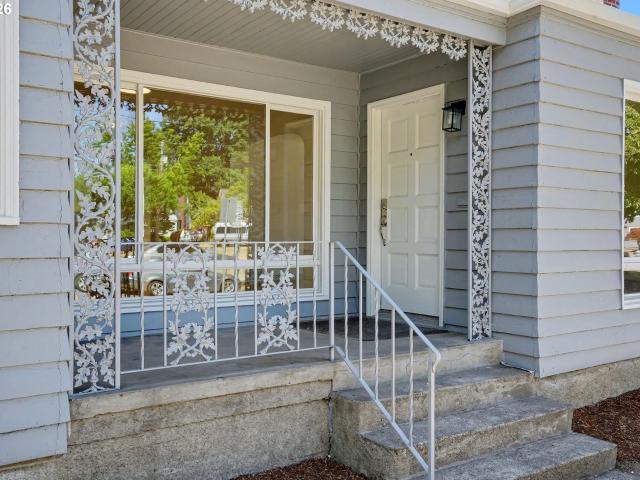 1090 donna ave