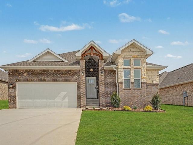 1090 Garrett Ln, Centerton, AR 72719