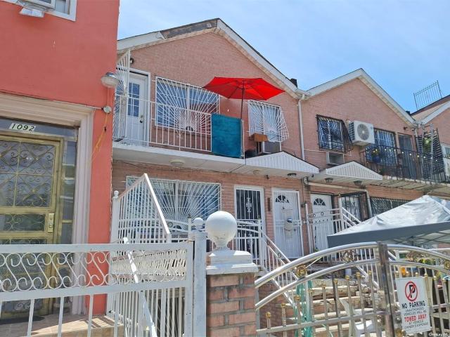 1090 Hancock Street | Compass