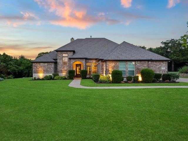 1090 Stone Trail Ln, Crossroads, TX 76227