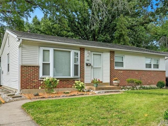 1090 Saint Joseph St, Florissant, MO 63031