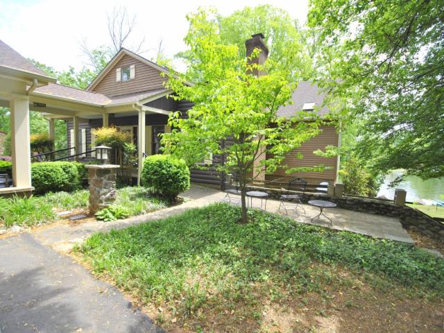 1090 Timberlake Drive