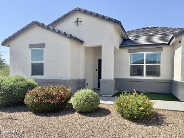 1090 w beacon drive