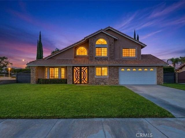 1090 W Huff St, Rialto, CA 92376