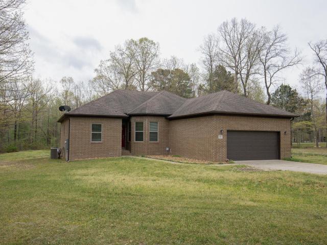 1090 Whispering Oak