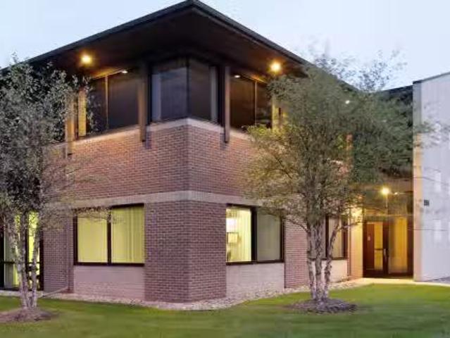 1090 10th St N #Suite 200, Kalamazoo, MI 49009 MLS 25010976