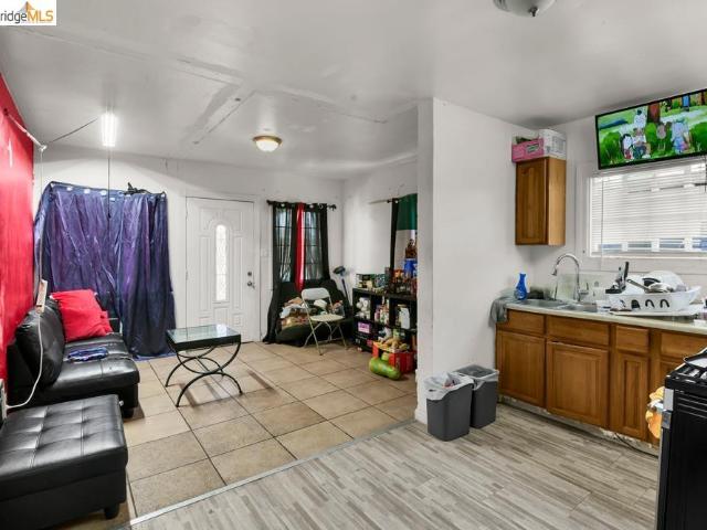 1090 70Th Ave